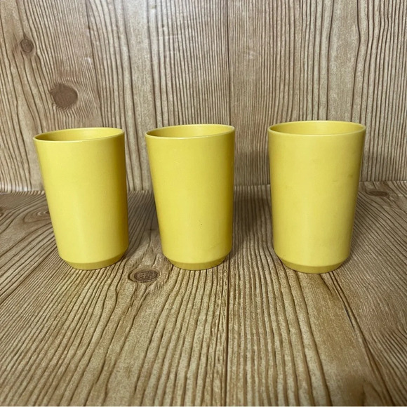 Rubbermaid | Dining | Vintage Set Of 3 Rubbermaid Pale Yellow Tumblers ...